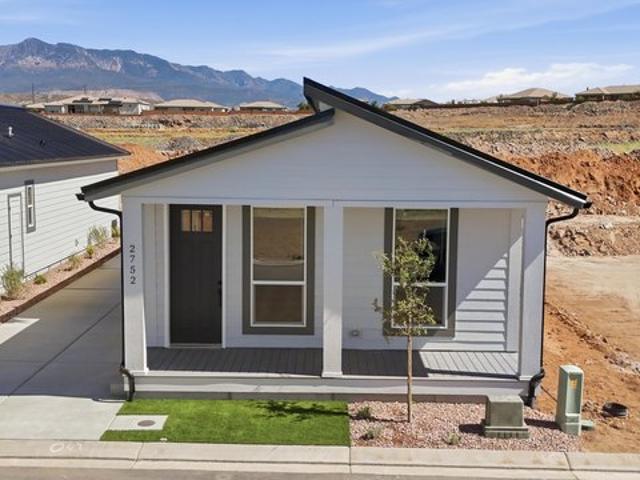 2752 W Crestview Ln, Hurricane, UT 84737