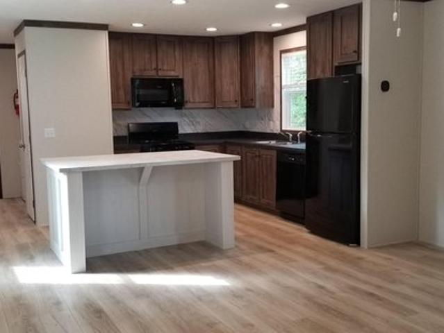 2752 W North Union Rd Lot 90, Midland, MI 48642