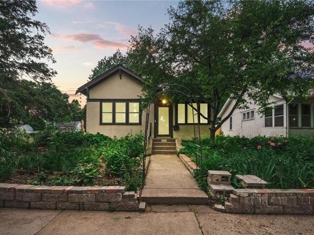 2752 41st Ave S, Minneapolis, MN 55406