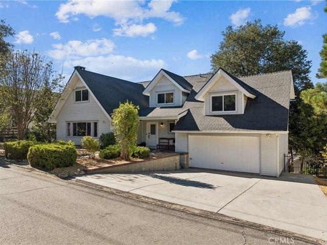 27535 St Bernard Ln, Lake Arrowhead, CA 92352