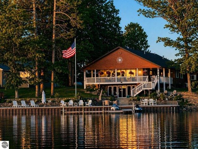 2753 E Ridge Rd, Lupton, MI 48635