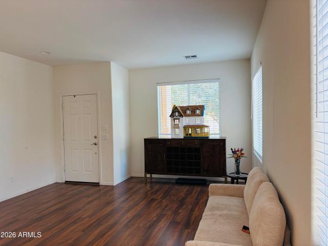 2753 W PEGGY Drive