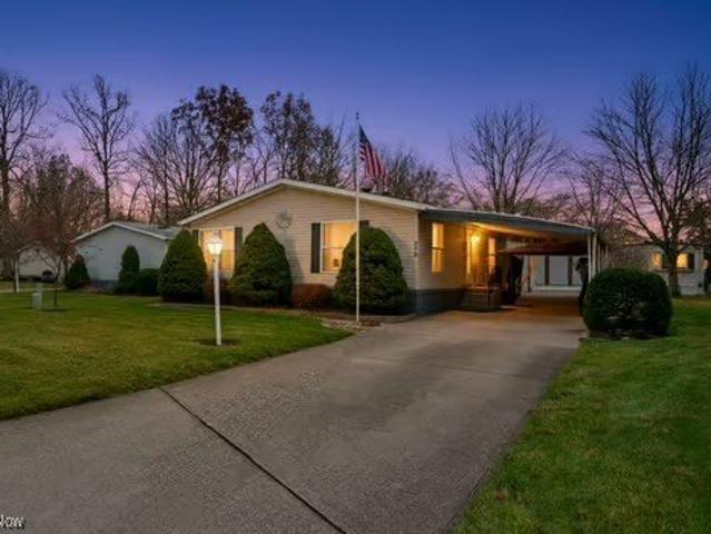 275 Ashwood Dr, Elyria, OH 44035