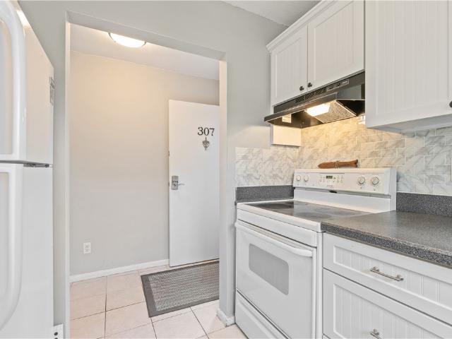 275 Date Palm Rd, Unit 307, Vero Beach, FL 32963 | MLS #293312