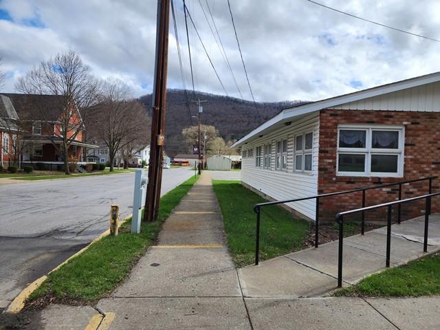 275 E 4th Street