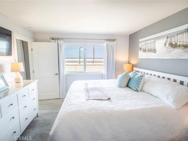 275 E Surfside