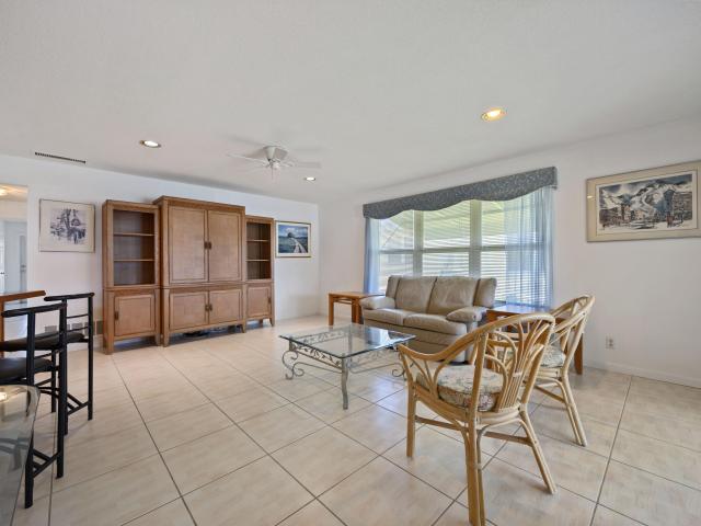 275 High Point Ct, Unit D, Boynton Beach, FL 33435 | MLS #R11148