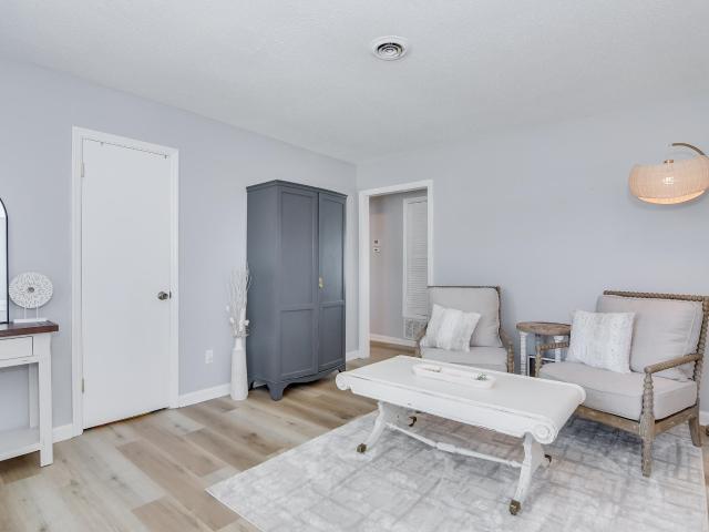 275 Hinman Court
