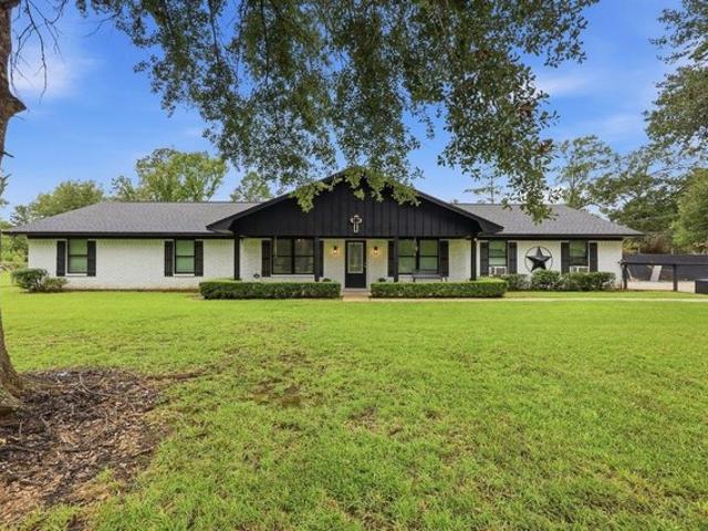 275 Lawrence Ln, Vidor, TX 77662