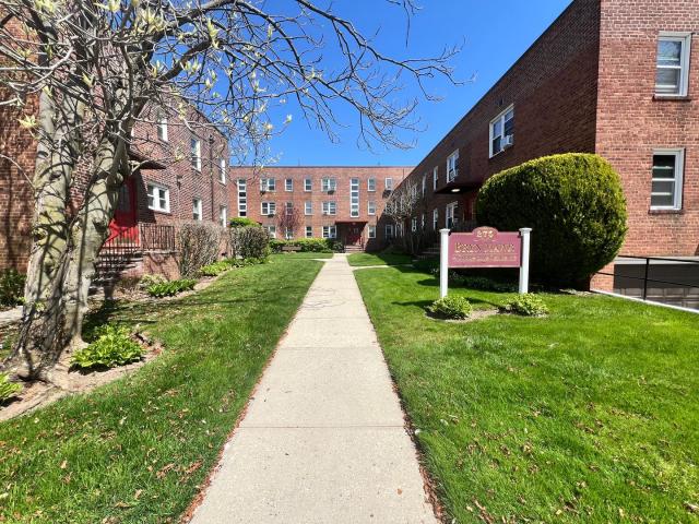 275 Maple Ave