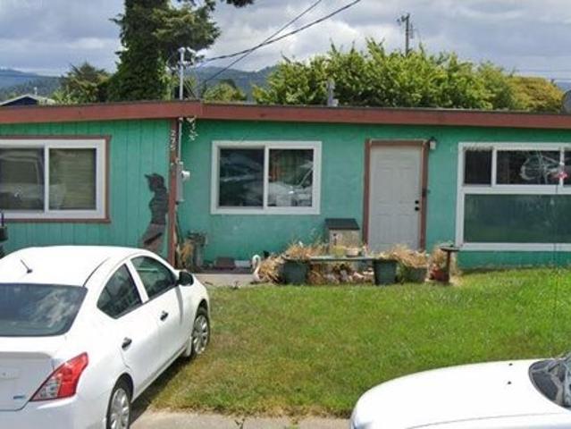 275 Meadowbrook Ln, Fortuna, CA 95540