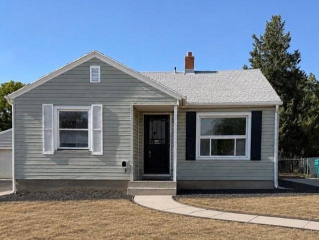 275 N Lakeview Dr, Clearfield, UT 84015