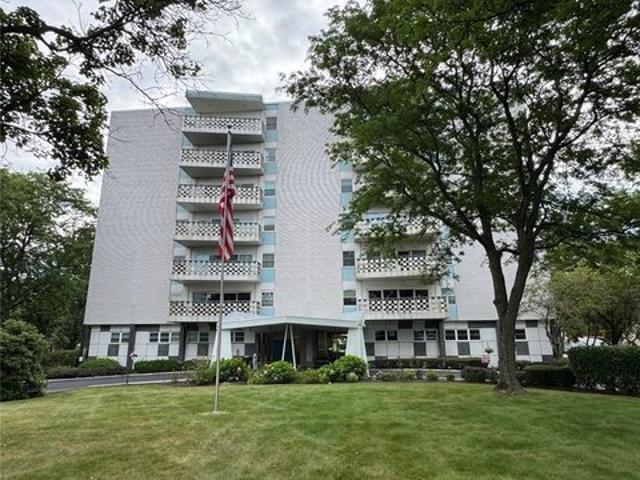 275 N Portage Path, Akron, OH 44303