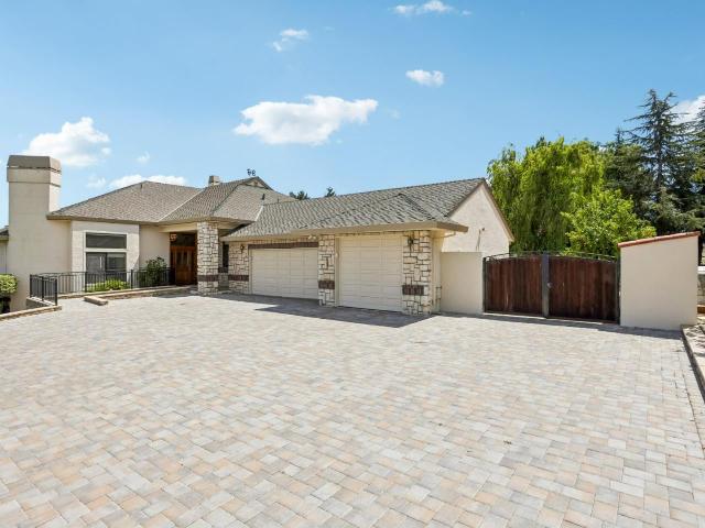 275 Nicholson Drive