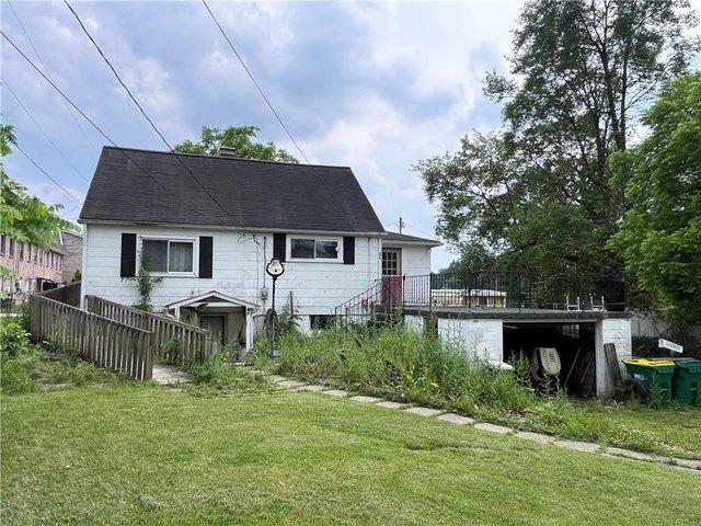 275 S Duffy Rd, Butler, PA 16001