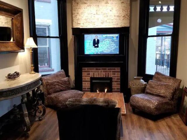 275 S Limestone # 120