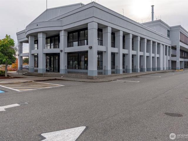 275 SE Pioneer Way # 100