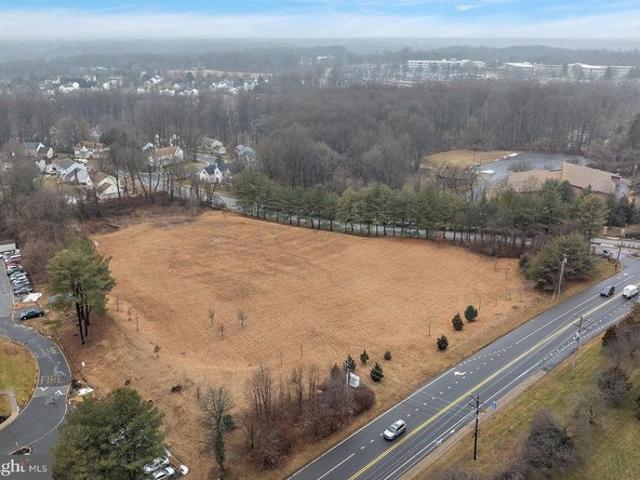 275 Possum Park Rd, Newark, DE 19711