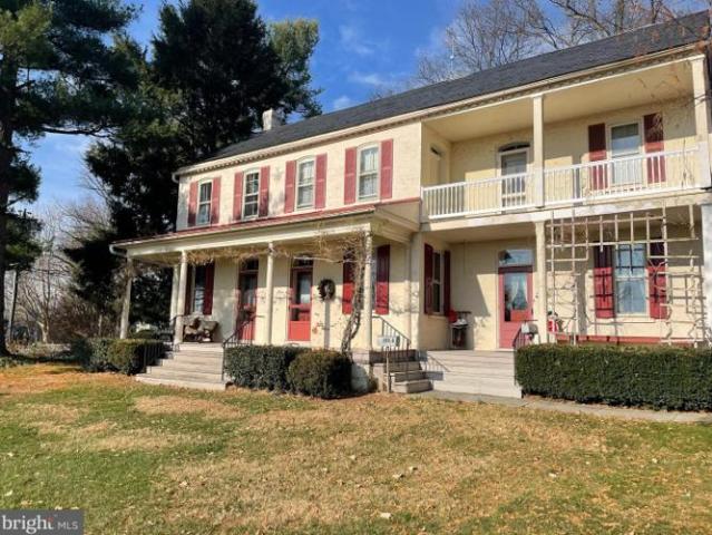 275 Redwood Dr, Lancaster, PA 17603