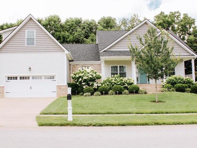 275 Runnymeade Dr, Winchester, KY 40391
