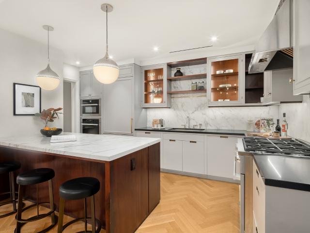 275 W 10TH Street MAISB