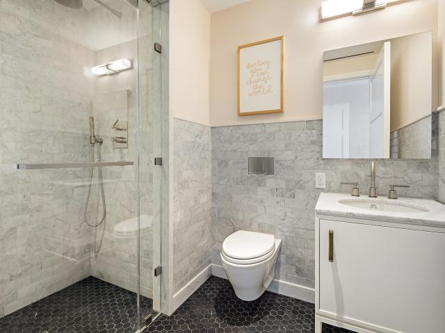 275 West 10th Street, Unit 9C