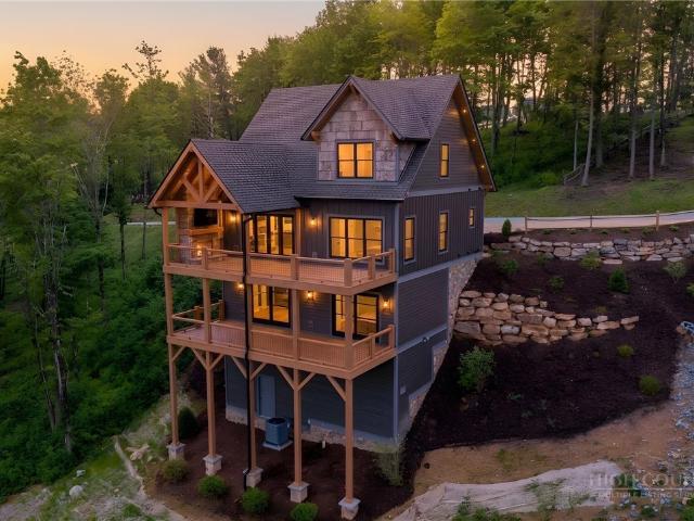 275 Vineyard Trail