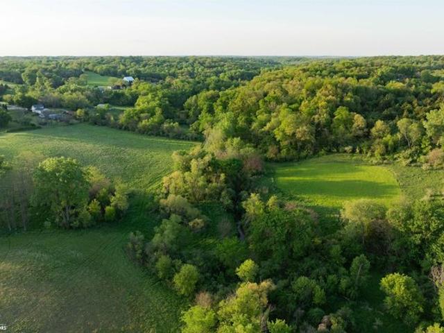 2764 th St NE, Swisher, IA 52338