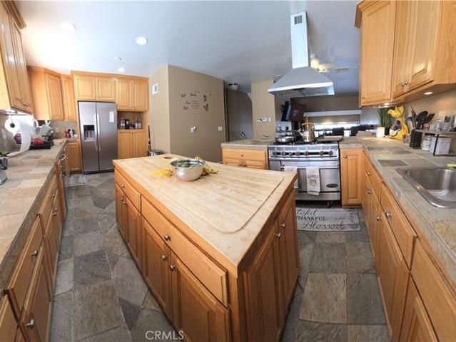 27657 Ironstone Dr Apt 2, Canyon Country, CA 91387