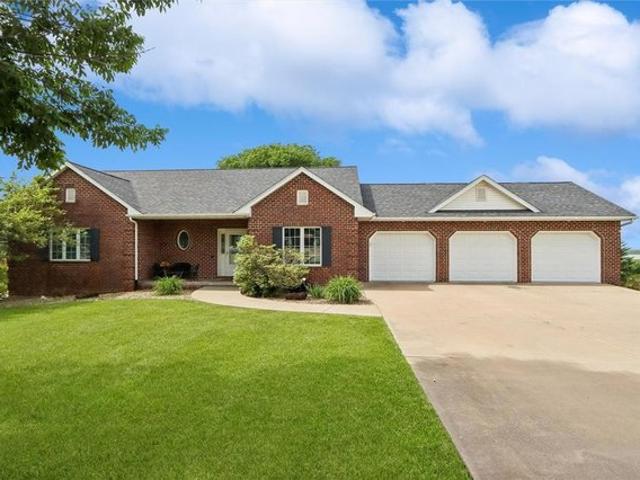 2765 Jeremy Ct NW, Swisher, IA 52338
