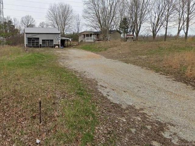 2767 S Hickory Grove Rd, Pekin, IN 47165