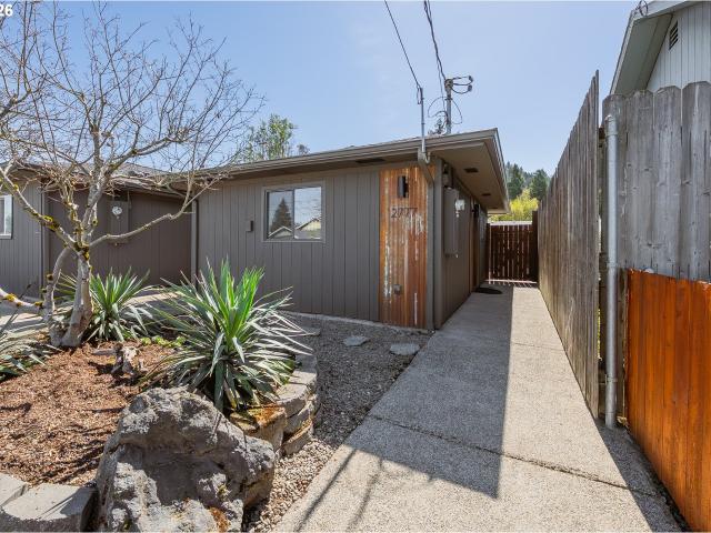 2767 w langenberg ave