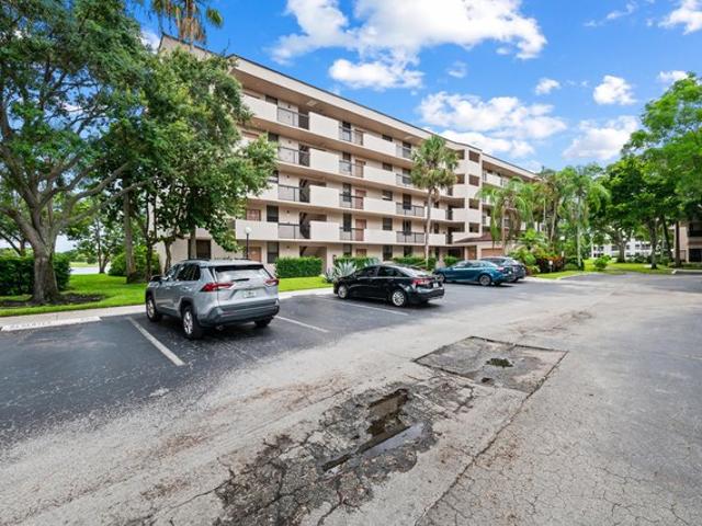 2768 Carambola Cir S Apt 101, Coconut Creek, FL 33066