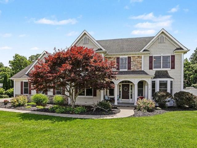 2768 Sanctuary Dr, Stevensville, MI 49127