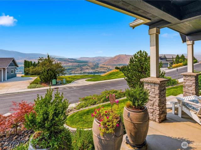 2769 SE Falcon View Drive