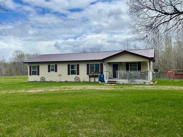 2760 N Three Rivers Rd, Gladwin, MI 48624