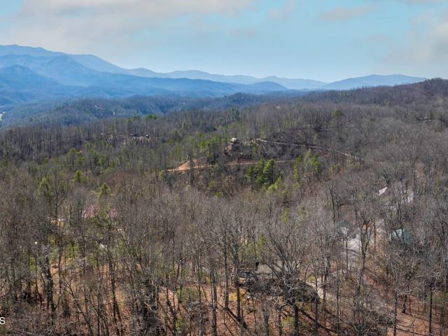 2760 Hawks View Tr