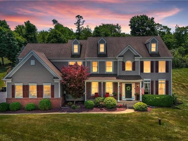 2760 Valley View Rd, Hellertown, PA 18055