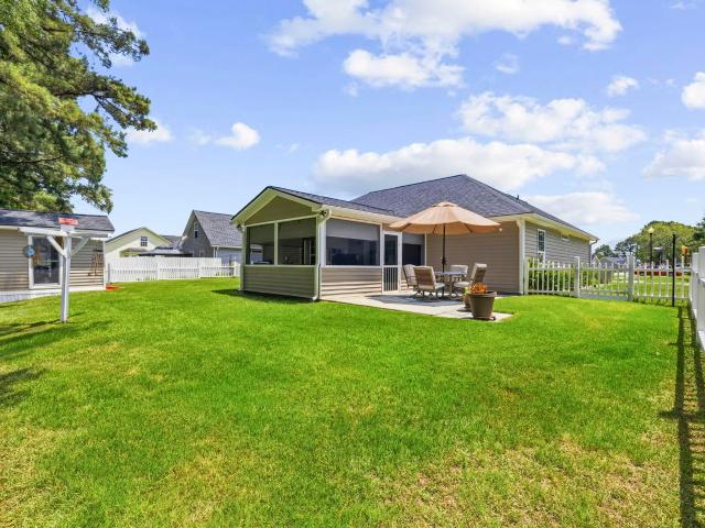 2760 Woodcreek Ln