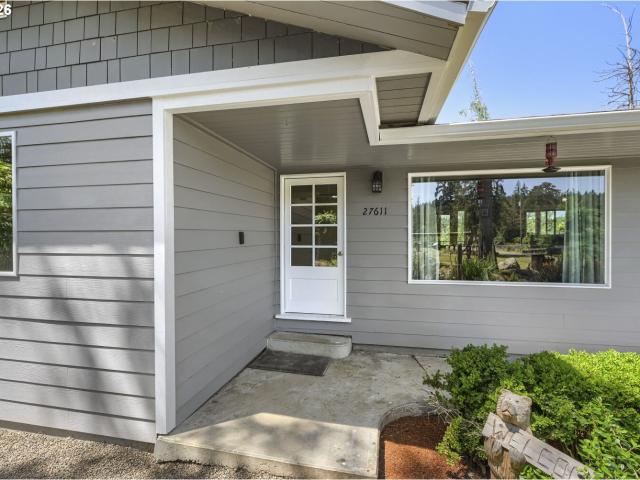 27611 s highway 213