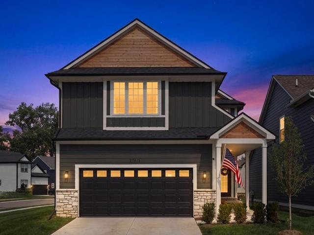 27615 Maryjane Ln E, Chesterfield Township, MI 48047