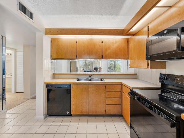 2761 Village Blvd, Unit 303, West Palm Beach, FL 33409 | MLS #R11169