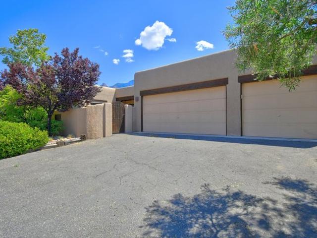 2762 Cliffrose Dr NE, Albuquerque, NM 87122