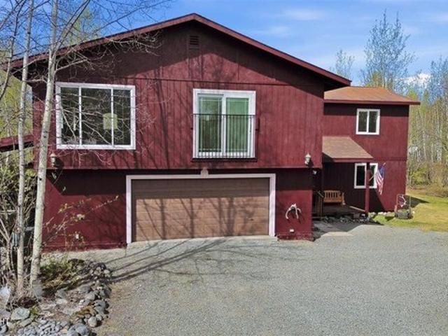 2762 S Walnut Wood Dr, Wasilla, AK 99623