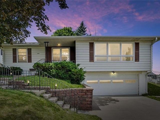 2762 Teresa Dr SW, Cedar Rapids, IA 52404