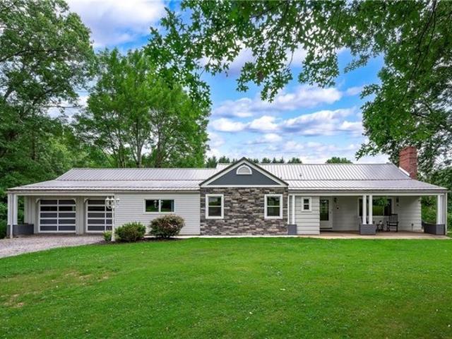 2763 Mercer Butler Pike, Grove City, PA 16127