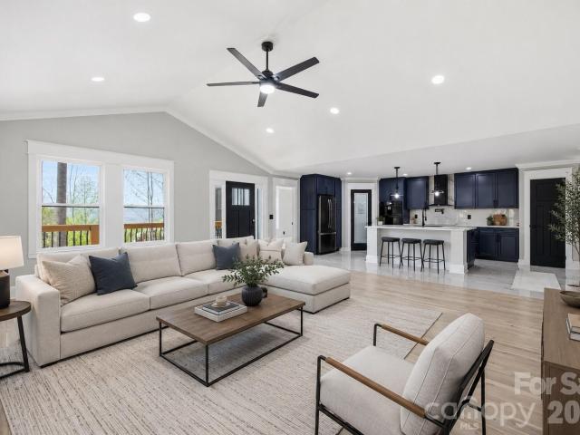 276 Coopers Drive