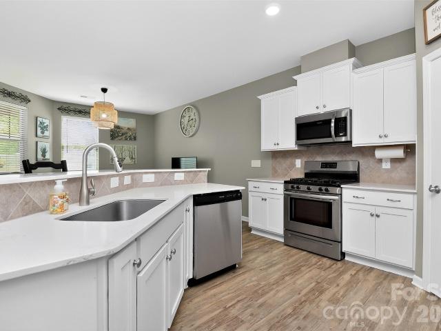 276 Ascot Run Way