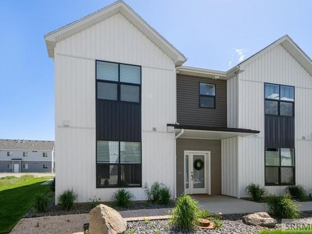 276 Blue Sky Ct, Sugar City, ID 83448