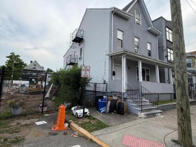 276 Governor St